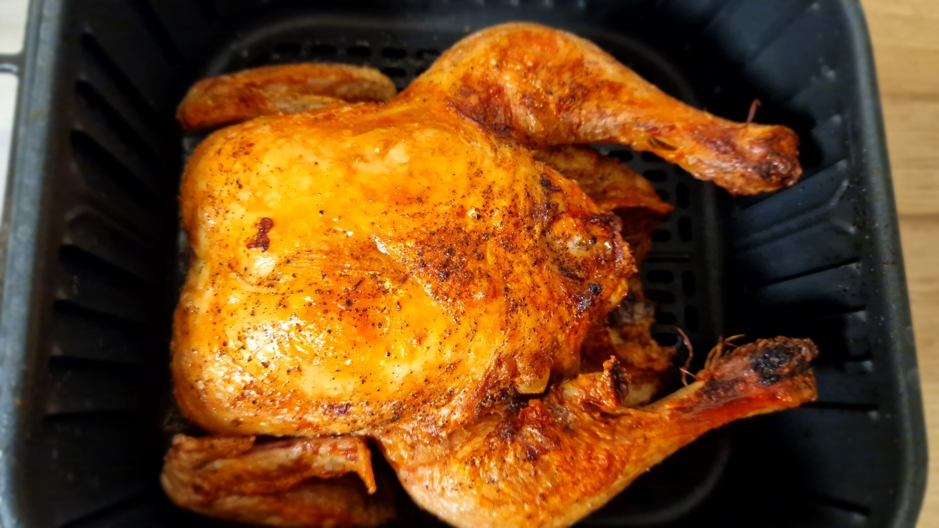 Tökéletes grillcsirke airfyerben ropogós bőrrel - Forrólevegős-fritőz