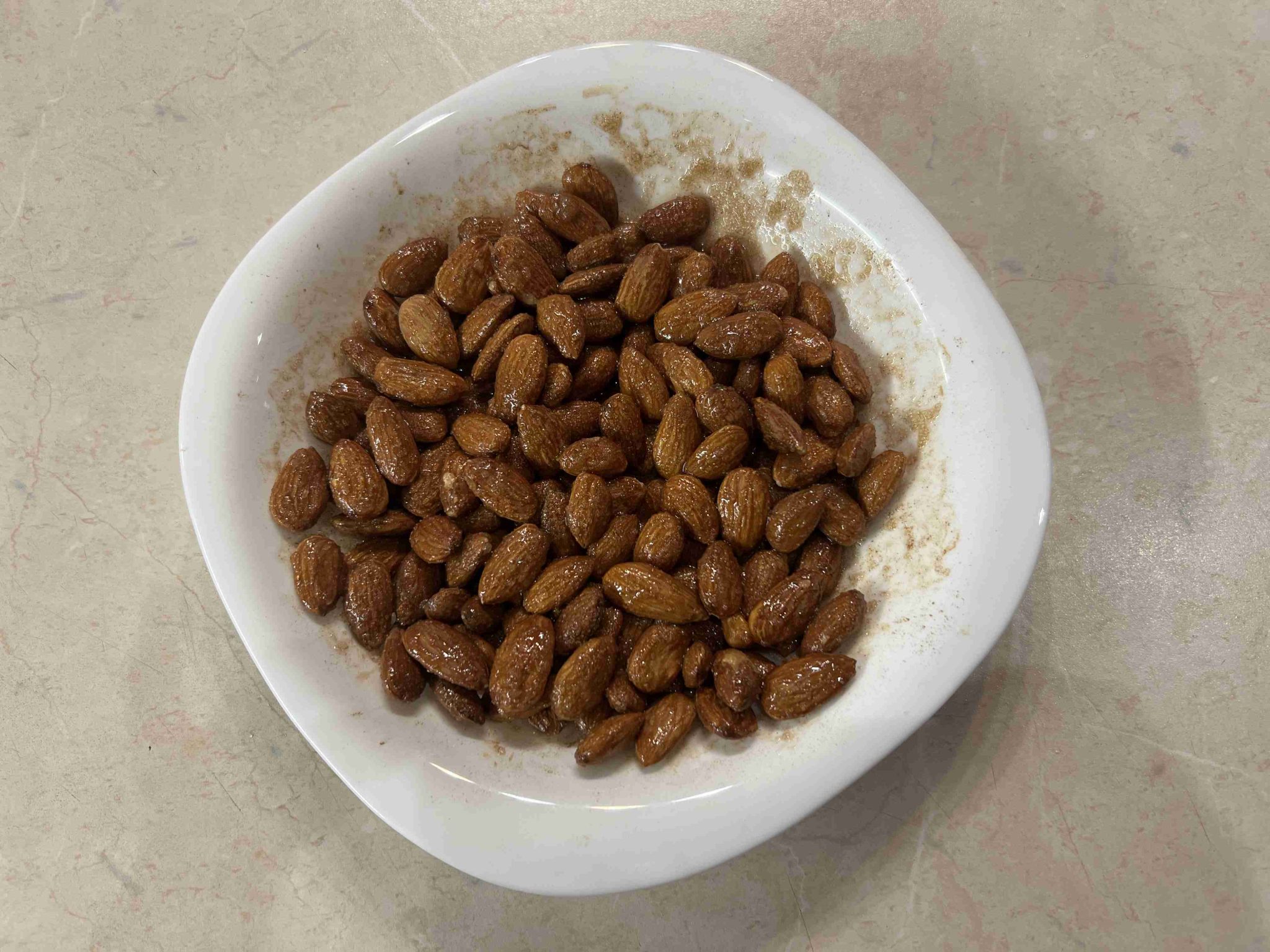 Pirított mandula airfryerben - Forrólevegős-fritőz